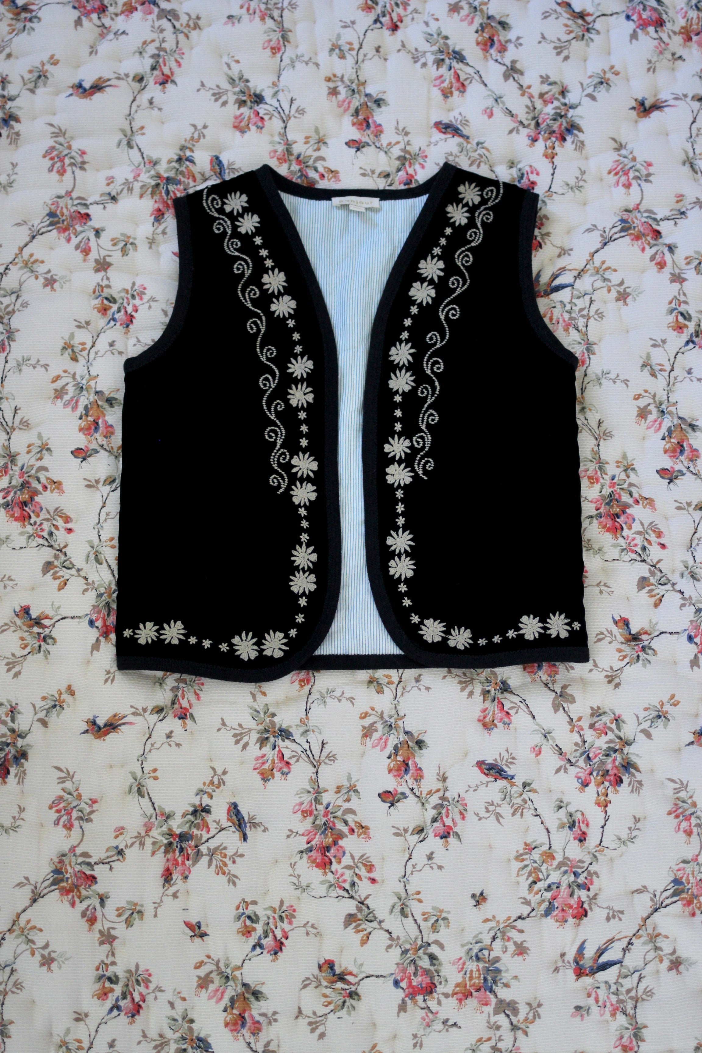 JACKET WITHOUT SLEEVES Black velvet